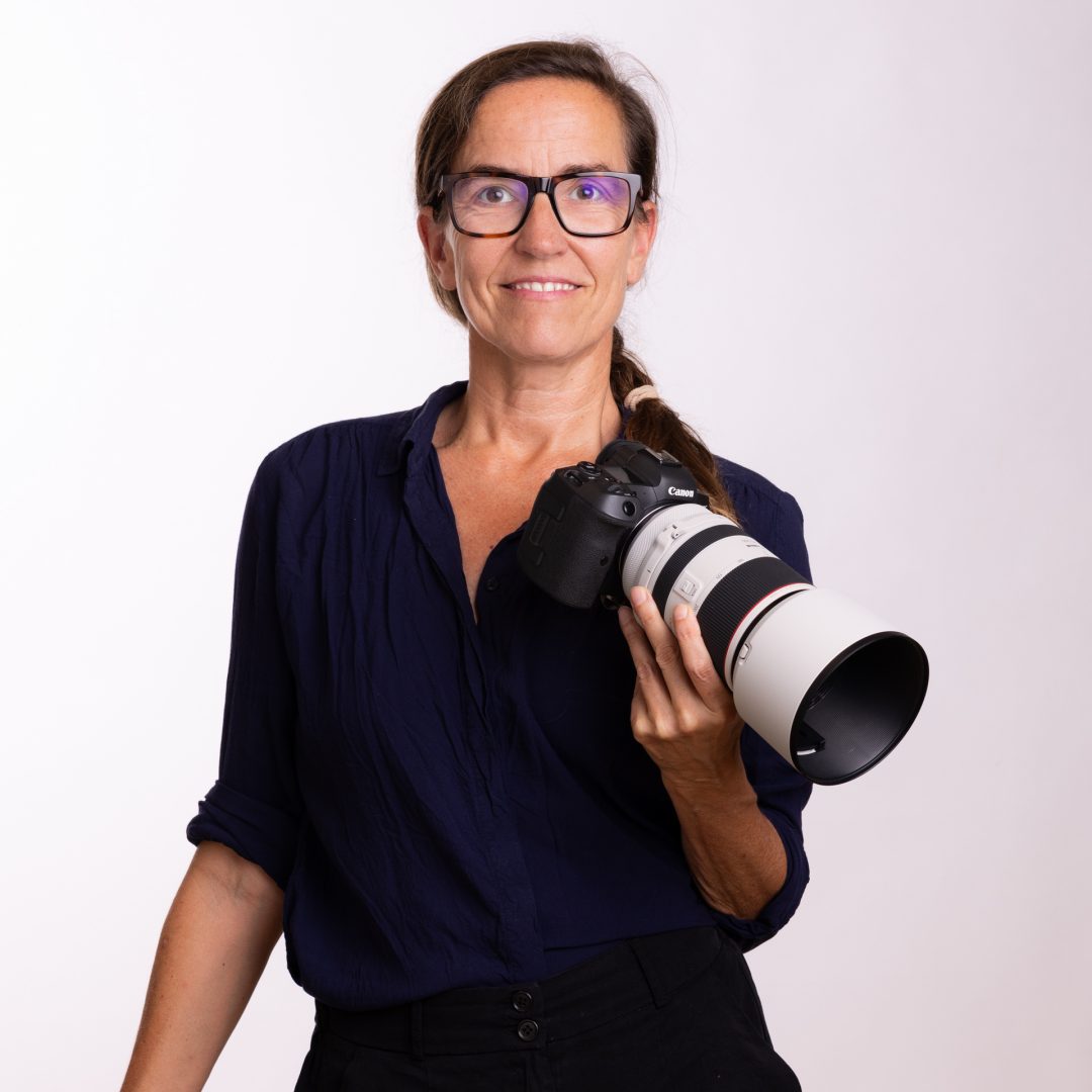 Book Professional Photoshoot In Barcelona